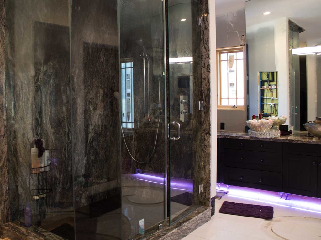 Frameless Glass Shower Enclosure in a Modern Bathroom